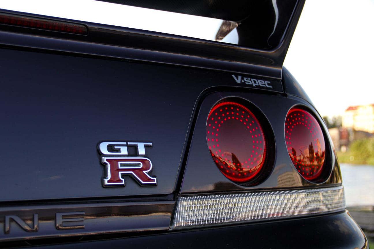 Nissan Skyline R33 GT-R V Spec Midnight Purple | Japan Imports